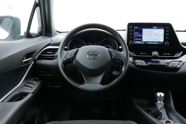 White Toyota C-HR 2021 in Vilnius, with an engine capacity of 1.80 L and mileage of 79 thousand km for 23900 €, photo 8 on AUTOMOTO.COM.LV