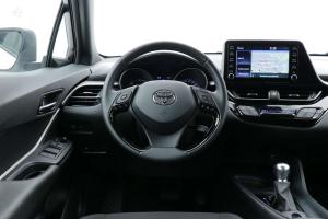 White Toyota C-HR 2021 in Vilnius, with an engine capacity of 1.80 L and mileage of 79 thousand km for 23900 €, photo 9 on AUTOMOTO.COM.LV