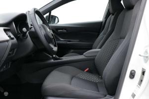 White Toyota C-HR 2021 in Vilnius, with an engine capacity of 1.80 L and mileage of 79 thousand km for 23900 €, photo 13 on AUTOMOTO.COM.LV