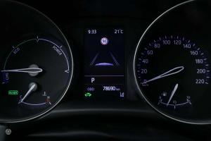 White Toyota C-HR 2021 in Vilnius, with an engine capacity of 1.80 L and mileage of 79 thousand km for 23900 €, photo 15 on AUTOMOTO.COM.LV