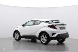 White Toyota C-HR 2021 in Vilnius, with an engine capacity of 1.80 L and mileage of 79 thousand km for 23900 €, photo 19 on AUTOMOTO.COM.LV