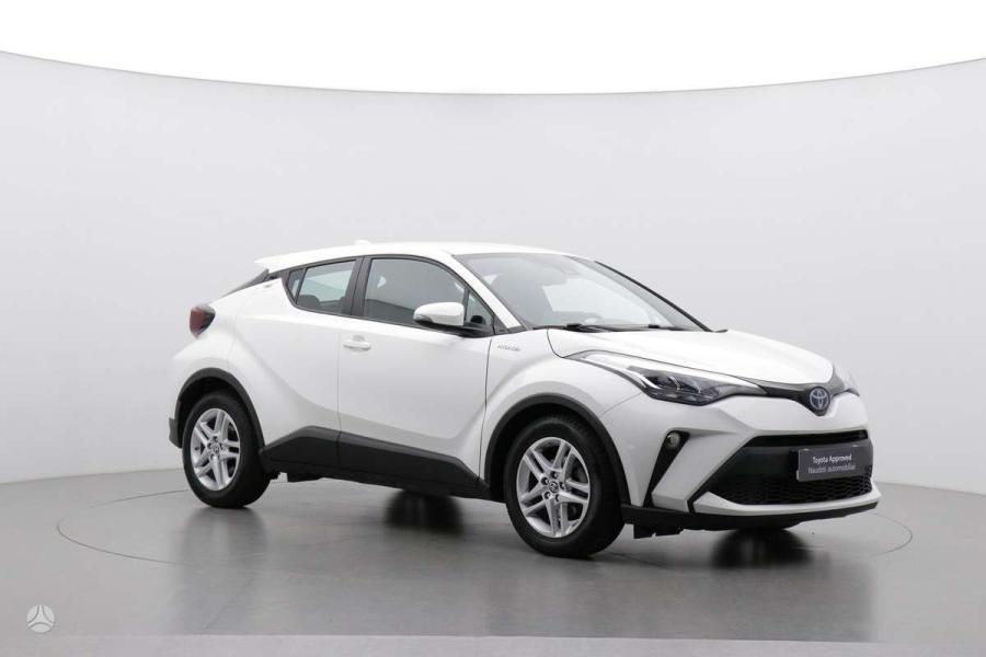 White Toyota C-HR 2021 in Vilnius, with an engine capacity of 1.80 L and mileage of 79 thousand km for 23900 €, photo 20 on AUTOMOTO.COM.LV