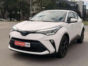 White Toyota C-HR 2021 in Vilnius, with an engine capacity of 1.80 L and mileage of 205 thousand km for 16800 €, photo  on AUTOMOTO.COM.LV
