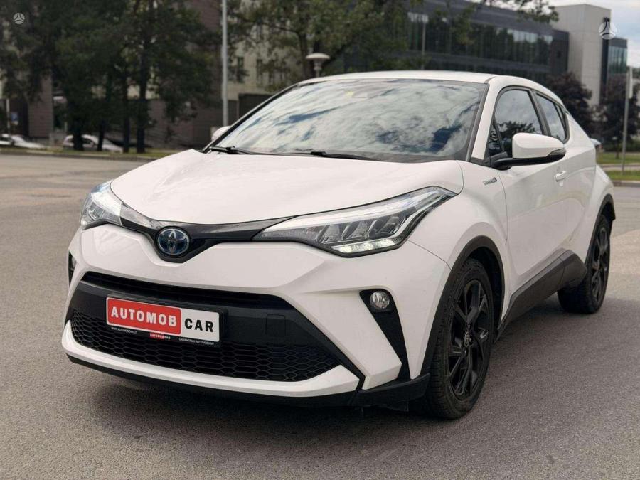 Белый Тойота C-HR 2021 в Вильнюс, объемом двигателя 1.80 л и пробегом 205 тыс. км за 16800 €, фото 1 на AUTOMOTO.COM.LV