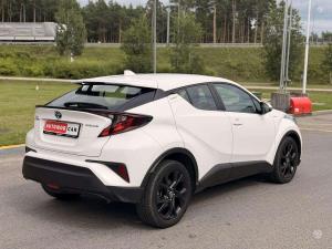 Белый Тойота C-HR 2021 в Вильнюс, объемом двигателя 1.80 л и пробегом 205 тыс. км за 16800 €, фото 5 на AUTOMOTO.COM.LV