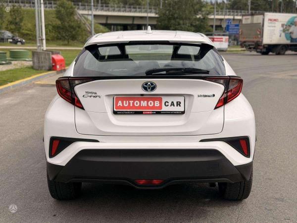 Balts Toyota C-HR 2021 Viļņa, ar dzinēja tilpumu 1.80 L un nobraukumu 205 tūkst. km par 16800 €, foto 5 vietnē AUTOMOTO.COM.LV