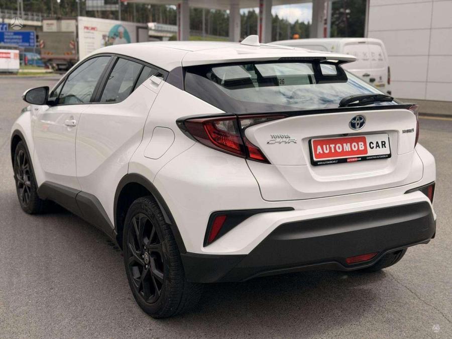 Белый Тойота C-HR 2021 в Вильнюс, объемом двигателя 1.80 л и пробегом 205 тыс. км за 16800 €, фото 7 на AUTOMOTO.COM.LV
