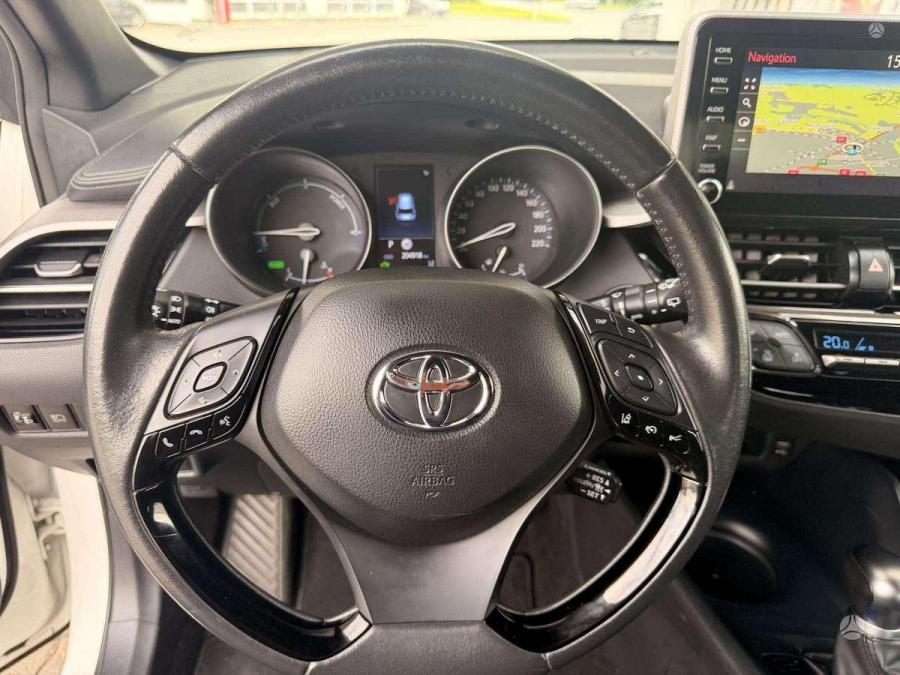 Белый Тойота C-HR 2021 в Вильнюс, объемом двигателя 1.80 л и пробегом 205 тыс. км за 16800 €, фото 28 на AUTOMOTO.COM.LV