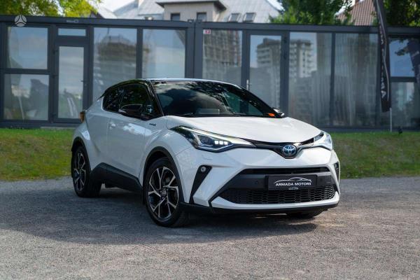Белый Тойота C-HR 2021 в Вильнюс, объемом двигателя 1.99 л и пробегом 86 тыс. км за 21900 €, фото 1 на AUTOMOTO.COM.LV