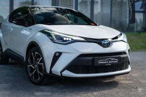 Белый Тойота C-HR 2021 в Вильнюс, объемом двигателя 1.99 л и пробегом 86 тыс. км за 21900 €, фото 3 на AUTOMOTO.COM.LV