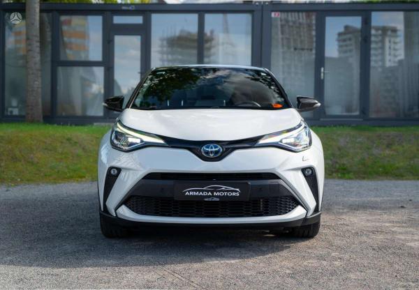 Белый Тойота C-HR 2021 в Вильнюс, объемом двигателя 1.99 л и пробегом 86 тыс. км за 21900 €, фото 4 на AUTOMOTO.COM.LV