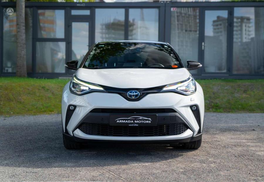 Белый Тойота C-HR 2021 в Вильнюс, объемом двигателя 1.99 л и пробегом 86 тыс. км за 21900 €, фото 5 на AUTOMOTO.COM.LV