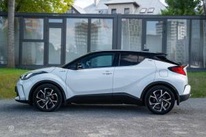 Белый Тойота C-HR 2021 в Вильнюс, объемом двигателя 1.99 л и пробегом 86 тыс. км за 21900 €, фото 9 на AUTOMOTO.COM.LV