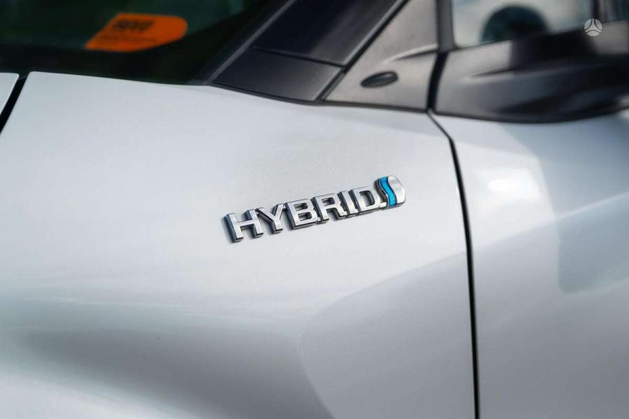 Белый Тойота C-HR 2021 в Вильнюс, объемом двигателя 1.99 л и пробегом 86 тыс. км за 21900 €, фото 11 на AUTOMOTO.COM.LV