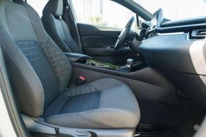 Белый Тойота C-HR 2021 в Вильнюс, объемом двигателя 1.99 л и пробегом 86 тыс. км за 21900 €, фото 23 на AUTOMOTO.COM.LV