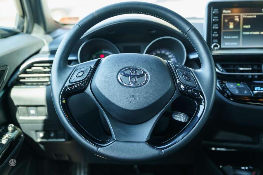 Белый Тойота C-HR 2021 в Вильнюс, объемом двигателя 1.99 л и пробегом 86 тыс. км за 21900 €, фото 26 на AUTOMOTO.COM.LV