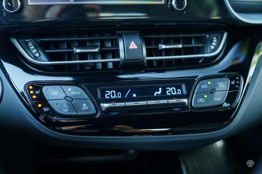 Белый Тойота C-HR 2021 в Вильнюс, объемом двигателя 1.99 л и пробегом 86 тыс. км за 21900 €, фото 30 на AUTOMOTO.COM.LV