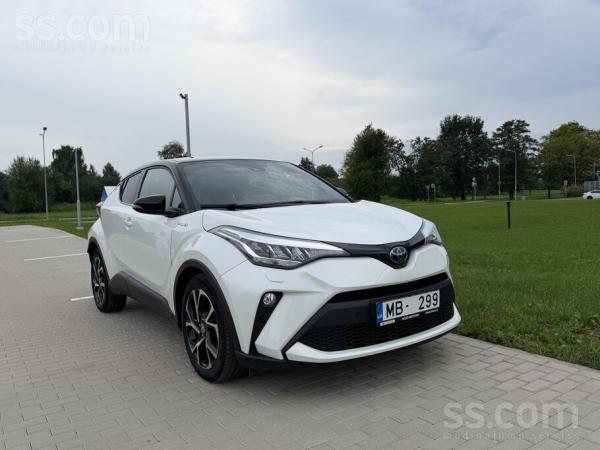 Белый Тойота C-HR 2021 в Рига, объемом двигателя 1.80 л и пробегом 52 тыс. км за 22490 €, фото 6 на AUTOMOTO.COM.LV