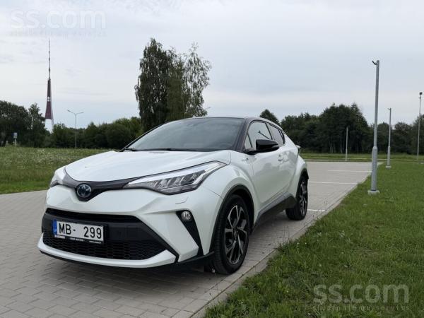 Белый Тойота C-HR 2021 в Рига, объемом двигателя 1.80 л и пробегом 52 тыс. км за 22490 €, фото 7 на AUTOMOTO.COM.LV