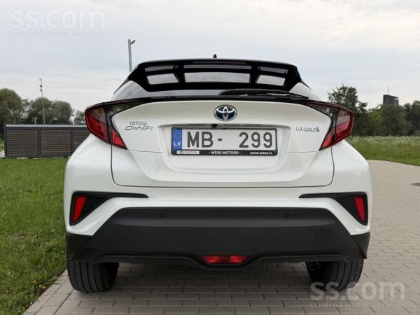 Белый Тойота C-HR 2021 в Рига, объемом двигателя 1.80 л и пробегом 52 тыс. км за 22490 €, фото 8 на AUTOMOTO.COM.LV