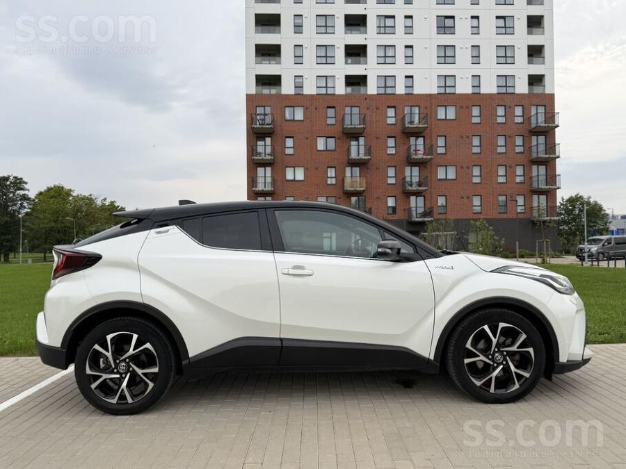 Balts Toyota C-HR 2021 Rīga, ar dzinēja tilpumu 1.80 L un nobraukumu 52 tūkst. km par 22490 €, foto 6 vietnē AUTOMOTO.COM.LV
