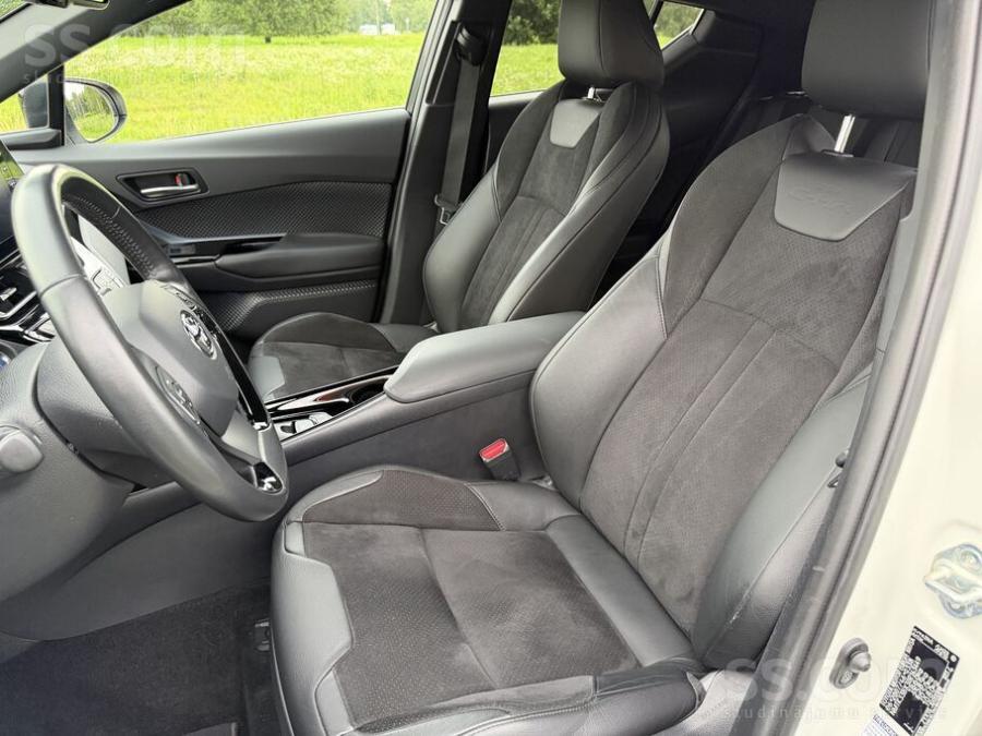 Balts Toyota C-HR 2021 Rīga, ar dzinēja tilpumu 1.80 L un nobraukumu 52 tūkst. km par 22490 €, foto 13 vietnē AUTOMOTO.COM.LV