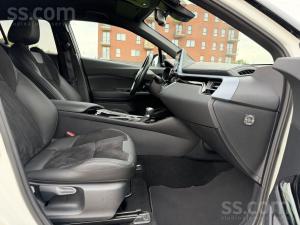 Balts Toyota C-HR 2021 Rīga, ar dzinēja tilpumu 1.80 L un nobraukumu 52 tūkst. km par 22490 €, foto 16 vietnē AUTOMOTO.COM.LV