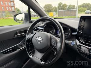 Balts Toyota C-HR 2021 Rīga, ar dzinēja tilpumu 1.80 L un nobraukumu 52 tūkst. km par 22490 €, foto 17 vietnē AUTOMOTO.COM.LV