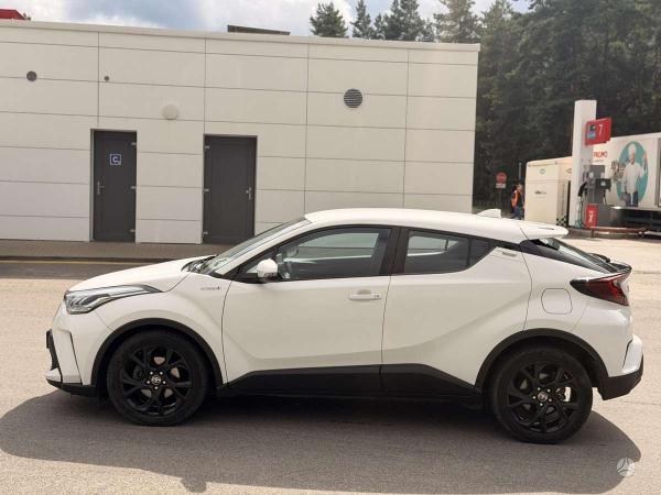 Белый Тойота C-HR 2021 в Вильнюс, объемом двигателя 1.80 л и пробегом 205 тыс. км за 16800 €, фото 8 на AUTOMOTO.COM.LV