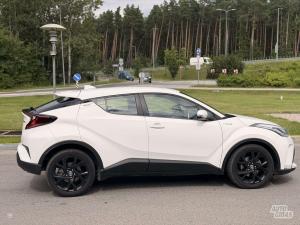 Белый Тойота C-HR 2021 в Вильнюс, объемом двигателя 1.80 л и пробегом 205 тыс. км за 16800 €, фото 8 на AUTOMOTO.COM.LV