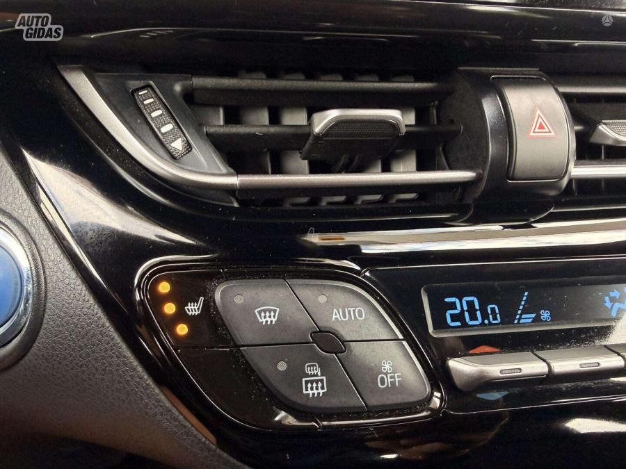 Белый Тойота C-HR 2021 в Вильнюс, объемом двигателя 1.80 л и пробегом 205 тыс. км за 16800 €, фото 25 на AUTOMOTO.COM.LV