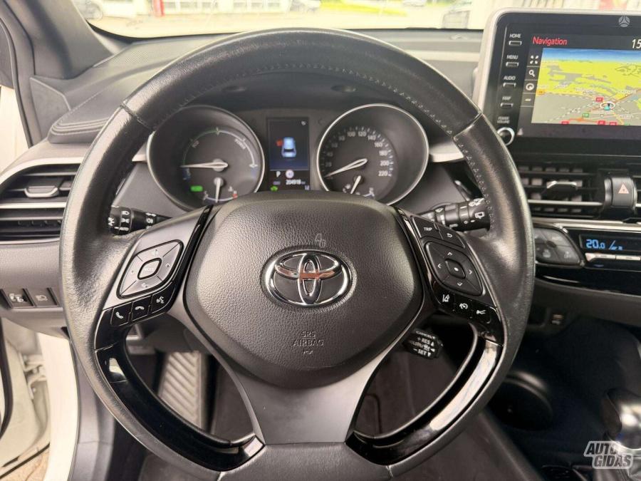 Белый Тойота C-HR 2021 в Вильнюс, объемом двигателя 1.80 л и пробегом 205 тыс. км за 16800 €, фото 28 на AUTOMOTO.COM.LV