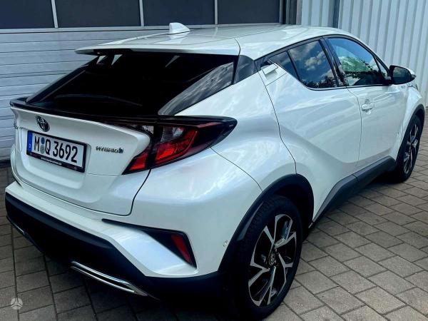 Balts Toyota C-HR 2021 Tauragė, ar dzinēja tilpumu 1.99 L un nobraukumu 288 tūkst. km par 12500 €, foto 3 vietnē AUTOMOTO.COM.LV