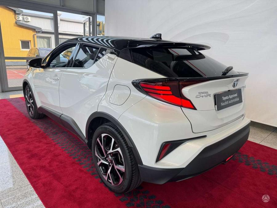 Balts Toyota C-HR 2021 Šauļi, ar dzinēja tilpumu 1.80 L un nobraukumu 126 tūkst. km par 20500 €, foto 6 vietnē AUTOMOTO.COM.LV