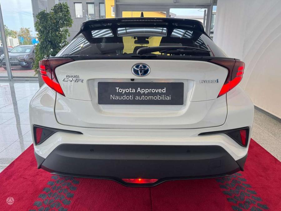 Balts Toyota C-HR 2021 Šauļi, ar dzinēja tilpumu 1.80 L un nobraukumu 126 tūkst. km par 20500 €, foto 7 vietnē AUTOMOTO.COM.LV