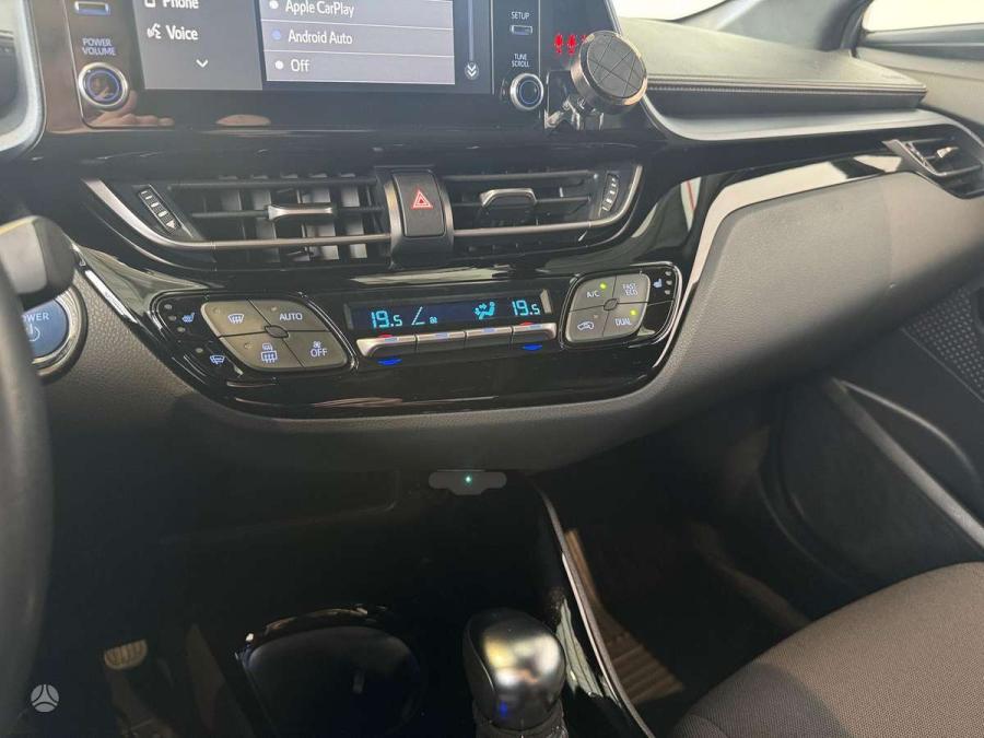 Balts Toyota C-HR 2021 Šauļi, ar dzinēja tilpumu 1.80 L un nobraukumu 126 tūkst. km par 20500 €, foto 21 vietnē AUTOMOTO.COM.LV