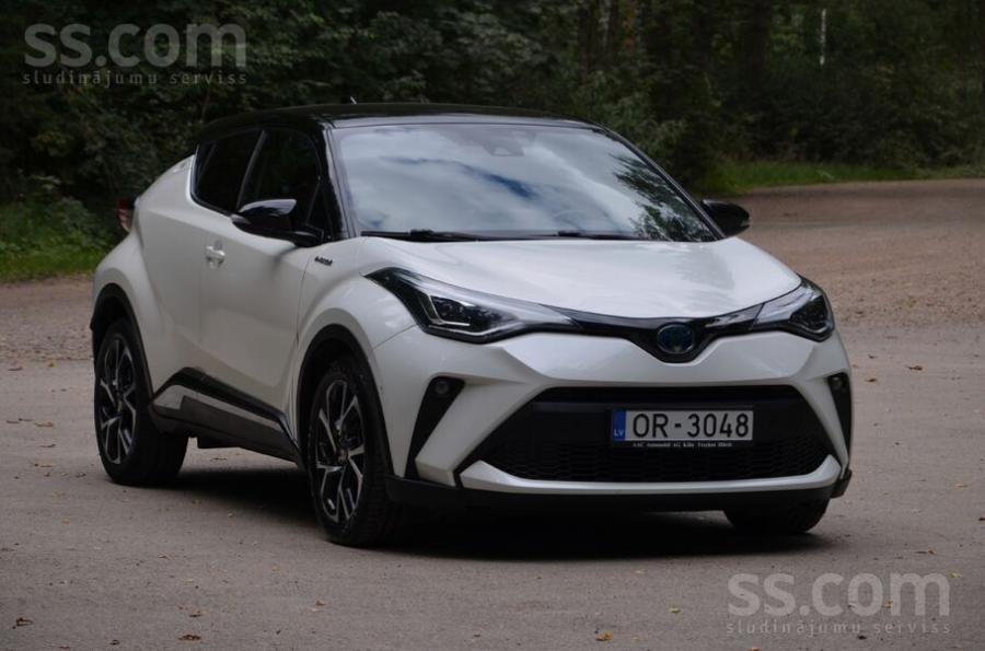 Белый Тойота C-HR 2021 в Рига, объемом двигателя 1.80 л и пробегом 156 тыс. км за 18490 €, фото 1 на AUTOMOTO.COM.LV