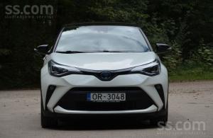 Белый Тойота C-HR 2021 в Рига, объемом двигателя 1.80 л и пробегом 156 тыс. км за 18490 €, фото 3 на AUTOMOTO.COM.LV