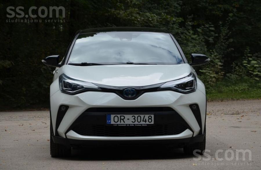 Белый Тойота C-HR 2021 в Рига, объемом двигателя 1.80 л и пробегом 156 тыс. км за 18490 €, фото 3 на AUTOMOTO.COM.LV