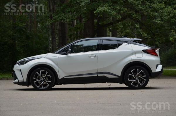 Белый Тойота C-HR 2021 в Рига, объемом двигателя 1.80 л и пробегом 156 тыс. км за 18490 €, фото 5 на AUTOMOTO.COM.LV