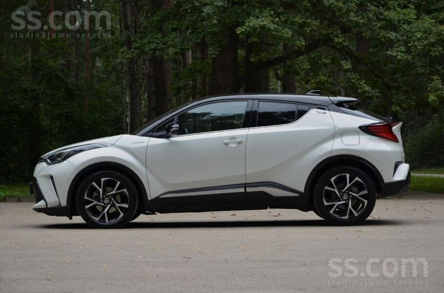 Белый Тойота C-HR 2021 в Рига, объемом двигателя 1.80 л и пробегом 156 тыс. км за 18490 €, фото 6 на AUTOMOTO.COM.LV