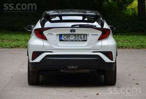 Белый Тойота C-HR 2021 в Рига, объемом двигателя 1.80 л и пробегом 156 тыс. км за 18490 €, фото 8 на AUTOMOTO.COM.LV
