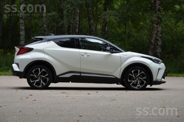 Белый Тойота C-HR 2021 в Рига, объемом двигателя 1.80 л и пробегом 156 тыс. км за 18490 €, фото 9 на AUTOMOTO.COM.LV