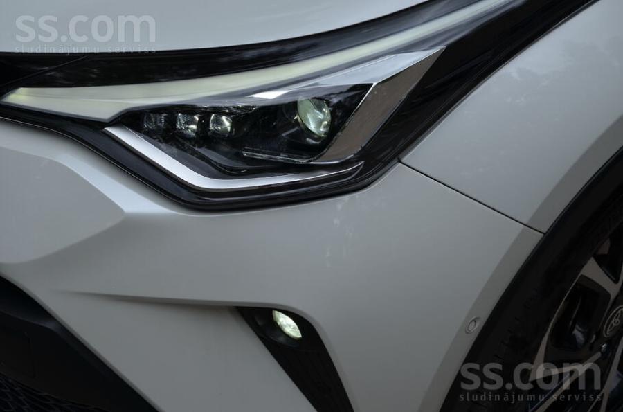 Белый Тойота C-HR 2021 в Рига, объемом двигателя 1.80 л и пробегом 156 тыс. км за 18490 €, фото 11 на AUTOMOTO.COM.LV