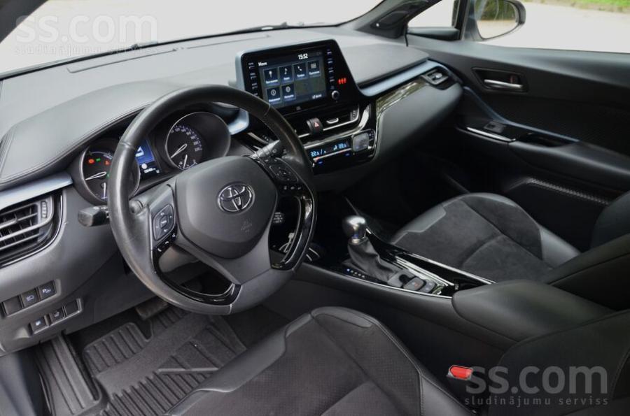 Белый Тойота C-HR 2021 в Рига, объемом двигателя 1.80 л и пробегом 156 тыс. км за 18490 €, фото 13 на AUTOMOTO.COM.LV