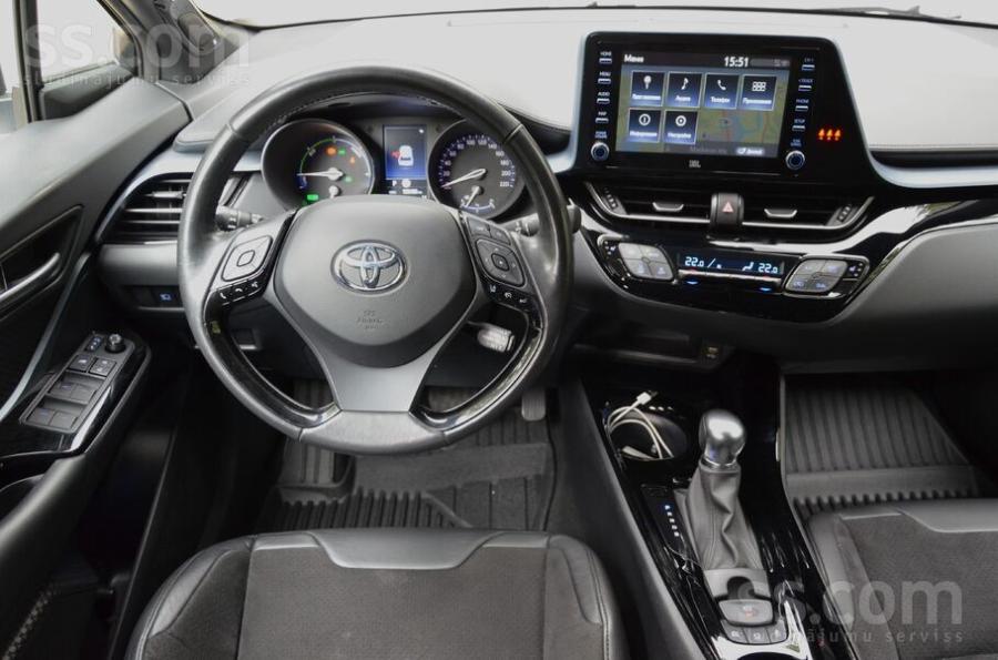 Белый Тойота C-HR 2021 в Рига, объемом двигателя 1.80 л и пробегом 156 тыс. км за 18490 €, фото 14 на AUTOMOTO.COM.LV