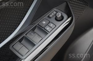 Белый Тойота C-HR 2021 в Рига, объемом двигателя 1.80 л и пробегом 156 тыс. км за 18490 €, фото 21 на AUTOMOTO.COM.LV