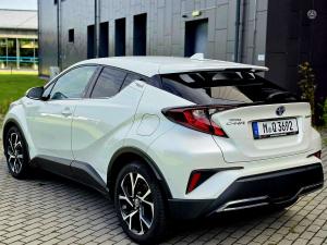 White Toyota C-HR 2021 in Taurage, with an engine capacity of 1.99 L and mileage of 279 thousand km for 12500 €, photo 6 on AUTOMOTO.COM.LV