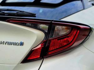 White Toyota C-HR 2021 in Taurage, with an engine capacity of 1.99 L and mileage of 279 thousand km for 12500 €, photo 15 on AUTOMOTO.COM.LV