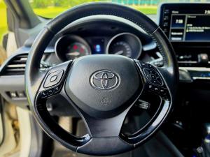 White Toyota C-HR 2021 in Taurage, with an engine capacity of 1.99 L and mileage of 279 thousand km for 12500 €, photo 22 on AUTOMOTO.COM.LV
